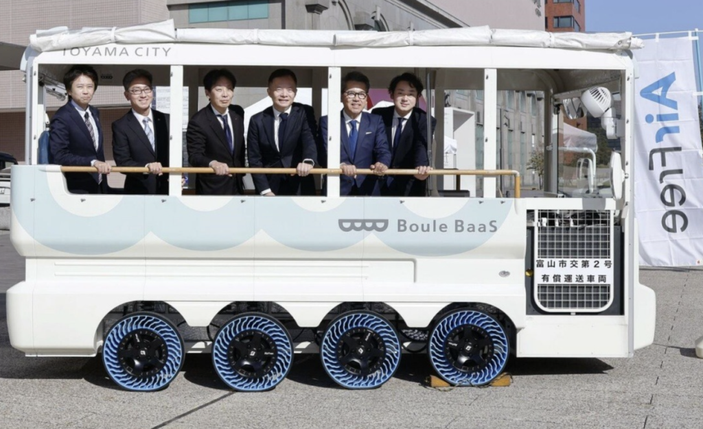 Japan Starts Trial of Puncture-Proof Airless Bridgestone Bus Tyres ...
